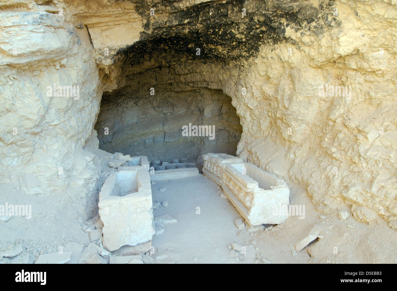 Ancient tomb inside the caves, Palmyra, Syria Stock Photo - Alamy