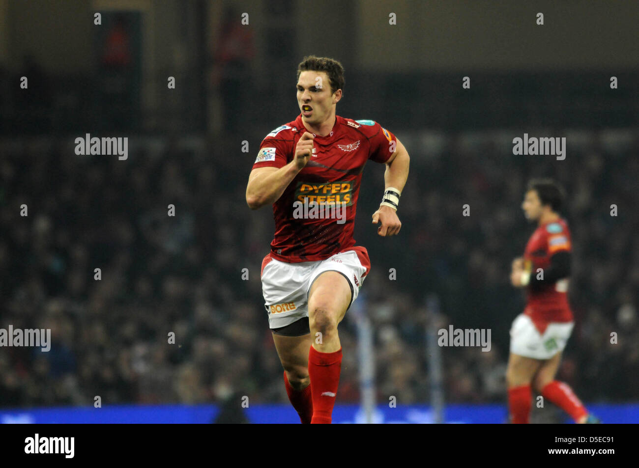Scarlets rugby player george north hi-res stock photography and images ...