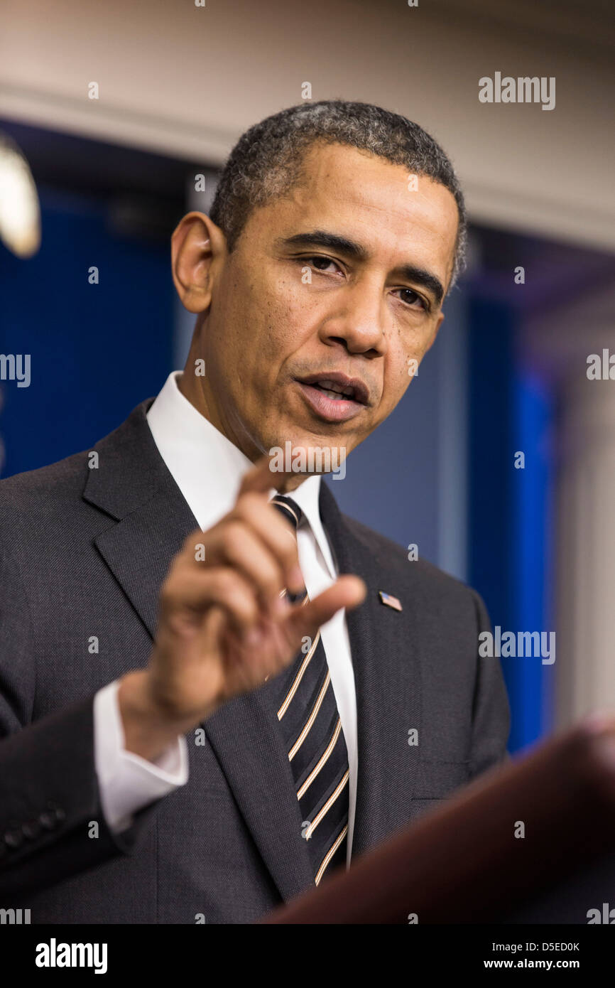 Small package hi-res stock photography and images - Alamy