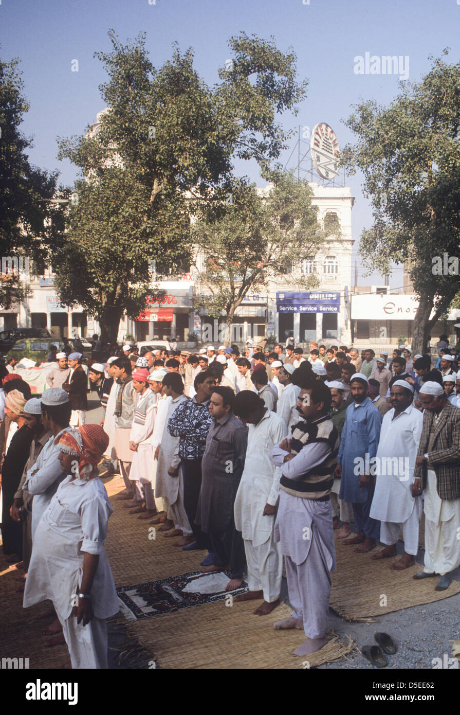Street Scene In Lahore High Resolution Stock Photography and Images - Alamy