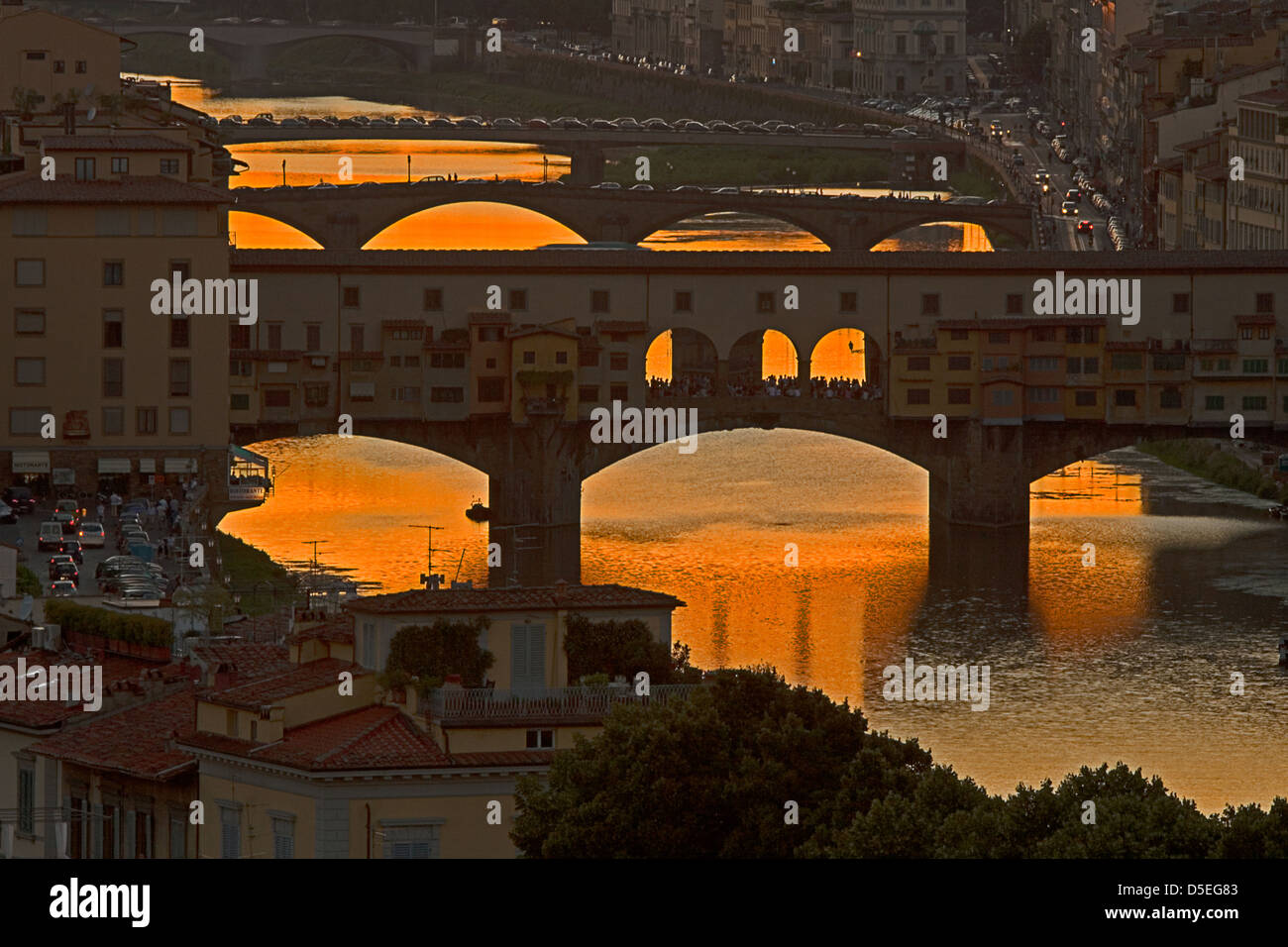Toscana. Sunset in Florence. Ponte Vecchio Stock Photo - Alamy