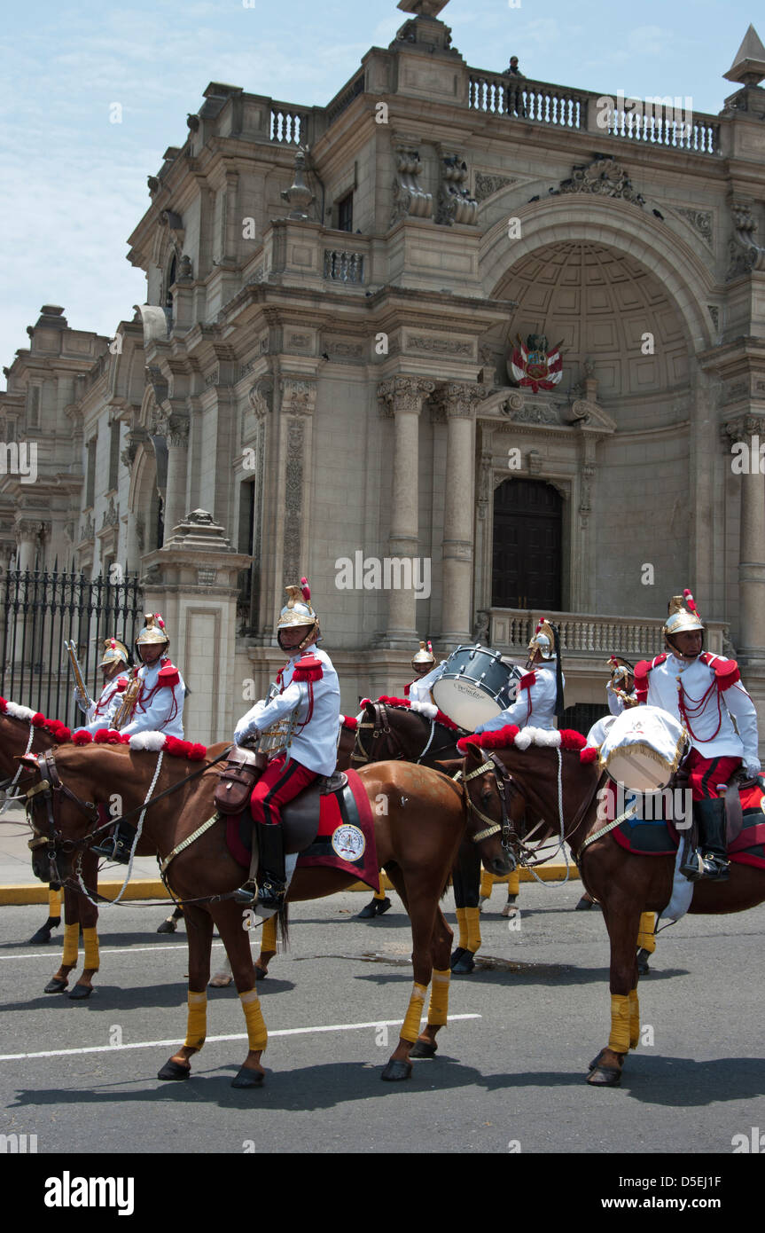 Security tourist peru hi-res stock photography and images - Alamy