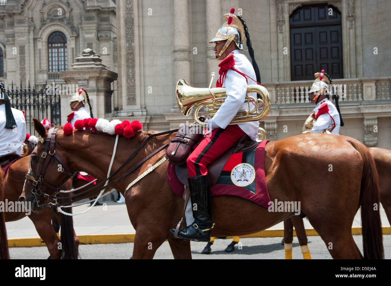 Presidential guard at Government Palace in Lima. Peru Stock Photo - Alamy