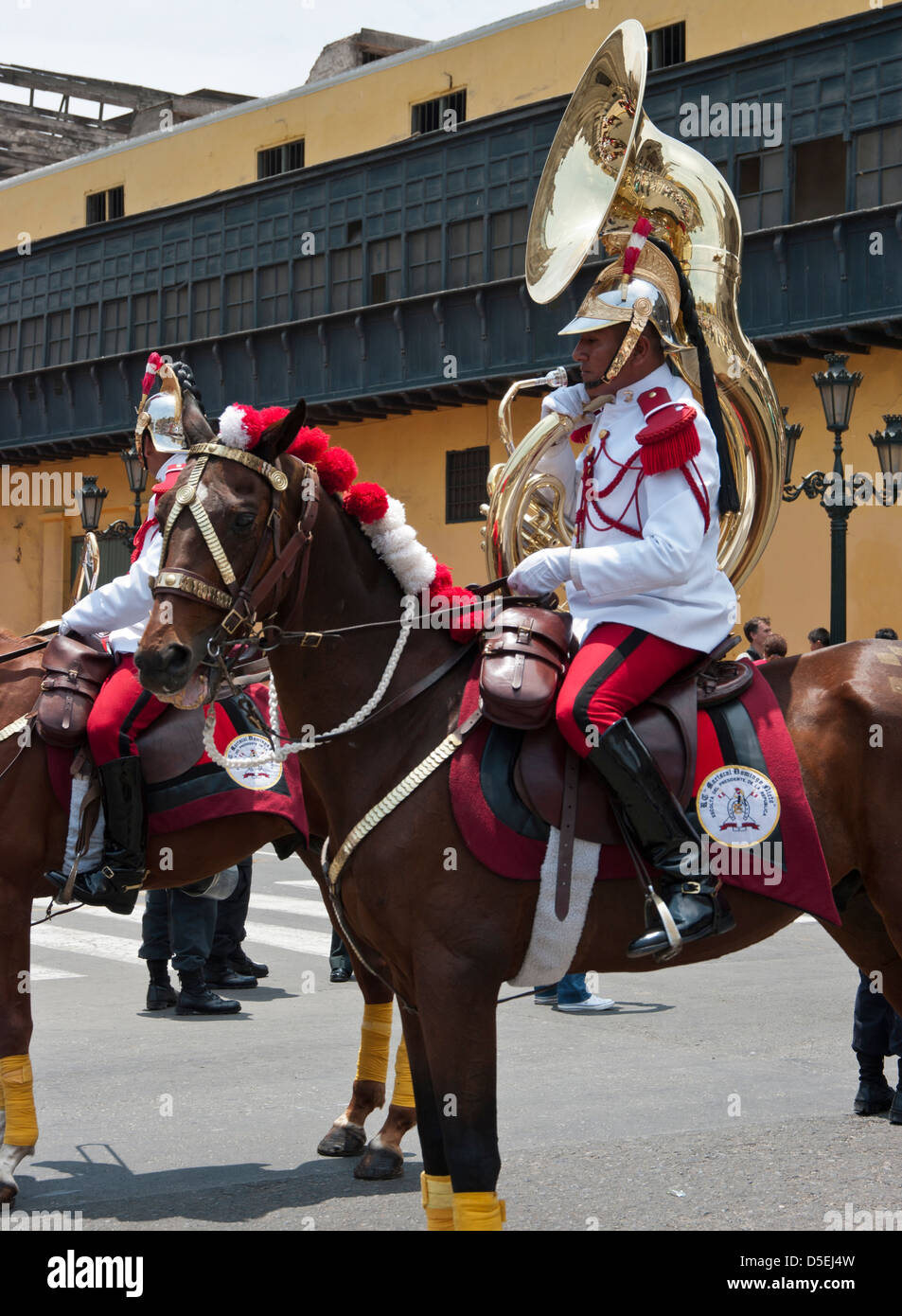 Presidential guard at Government Palace in Lima. Peru Stock Photo - Alamy