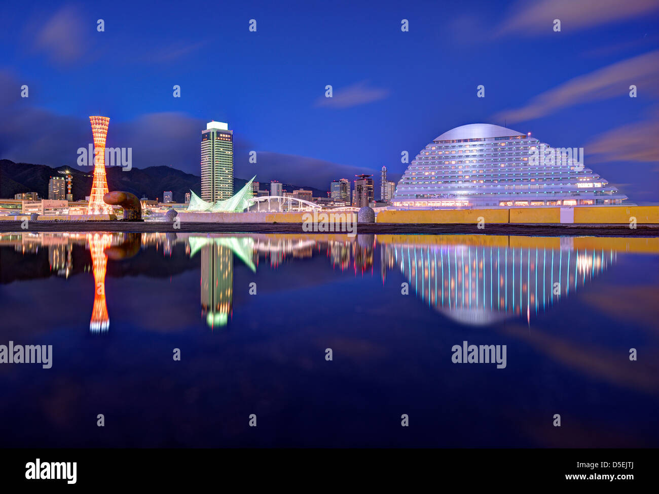 Japan water building buildings hi-res stock photography and images - Alamy