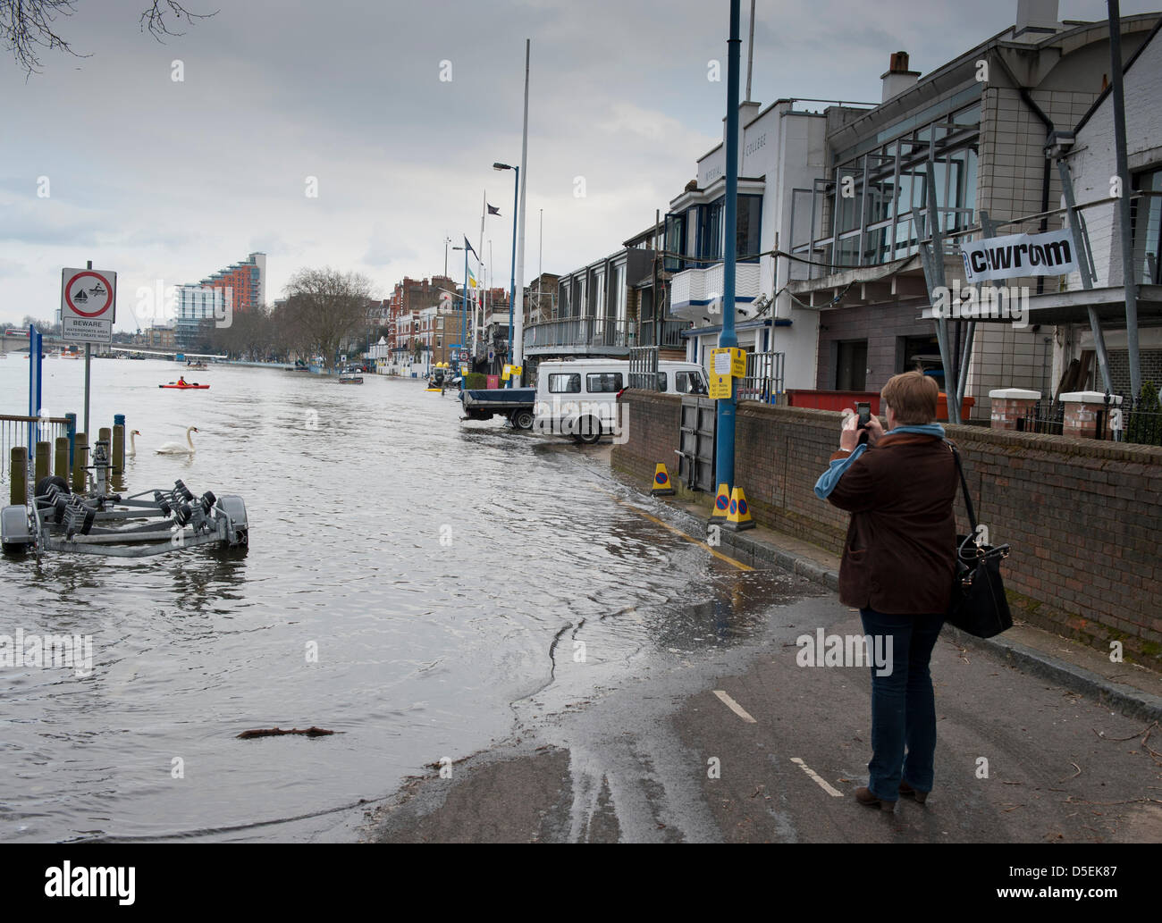 Thames Flooding Uk 2013 High Resolution Stock Photography and Images ...