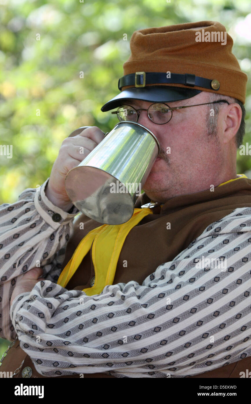 A Civil War soldier drinking Stock Photo - Alamy