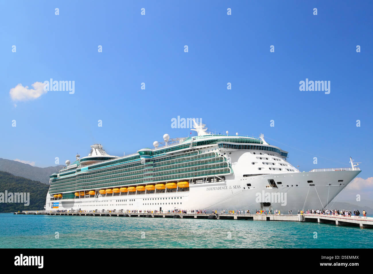 Sail the ocean hi-res stock photography and images - Alamy