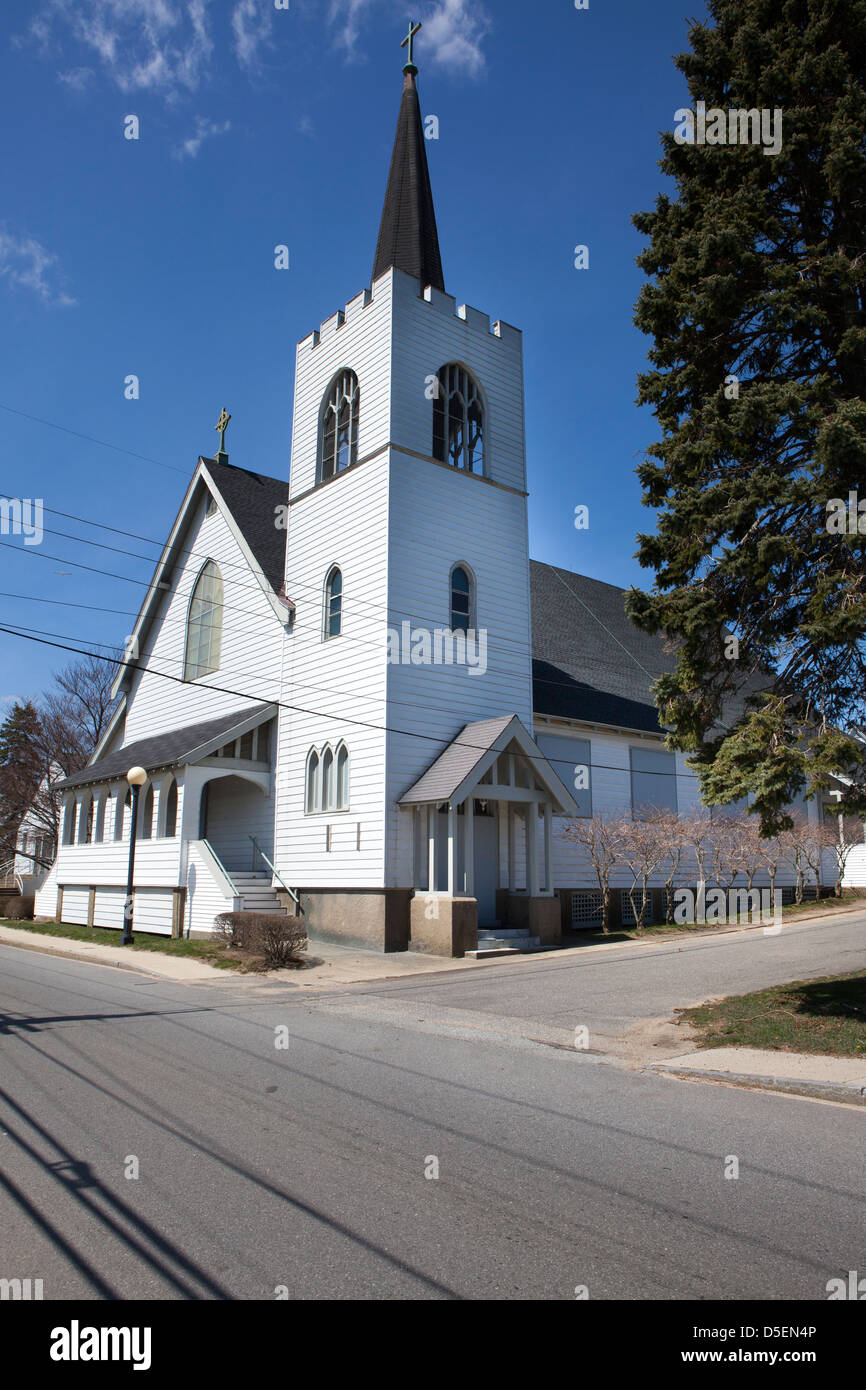 A white church in Hampton Beach, New Hampshire, USA Stock Photo - Alamy