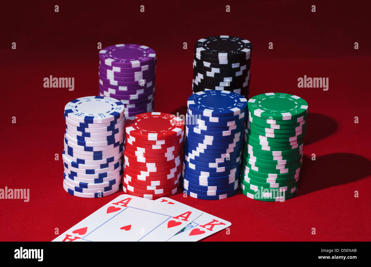 Red and blue playing cards hi-res stock photography and images - Alamy