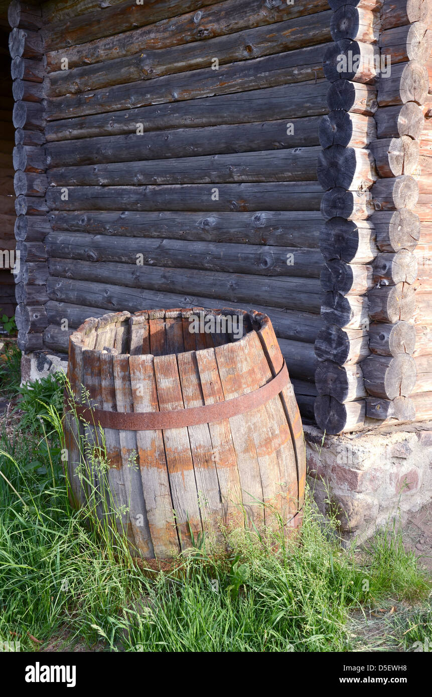 Vine on old barn hi-res stock photography and images - Alamy