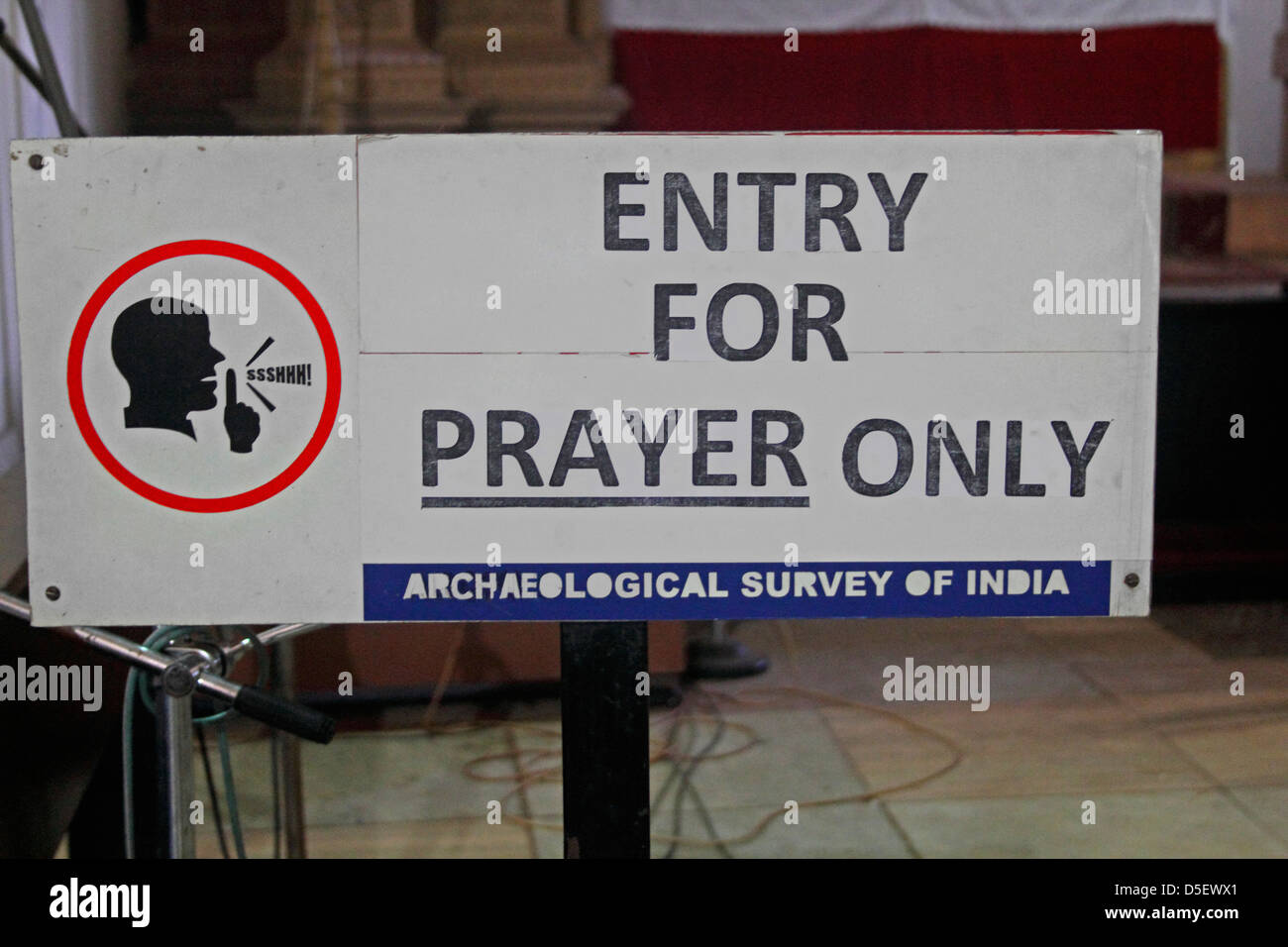 A noticeboard indicating Entry For Prayer Only Stock Photo - Alamy