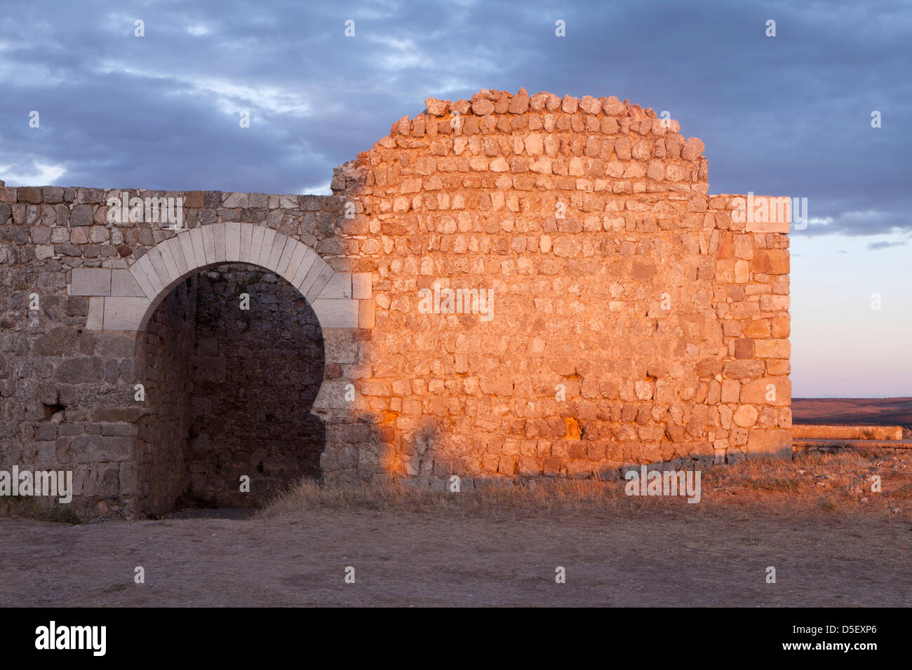 Ruins castle gormaz hi-res stock photography and images - Alamy