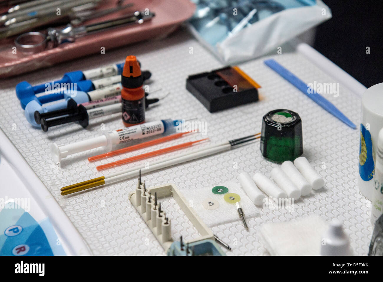 Instrument tray hi-res stock photography and images - Alamy