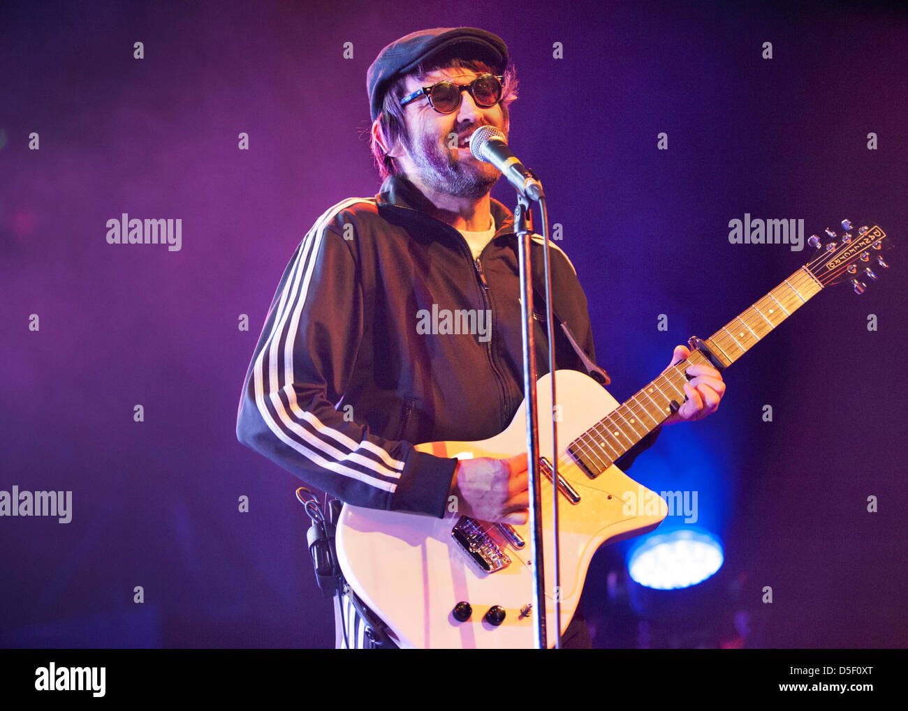 Mark everett hi-res stock photography and images - Alamy