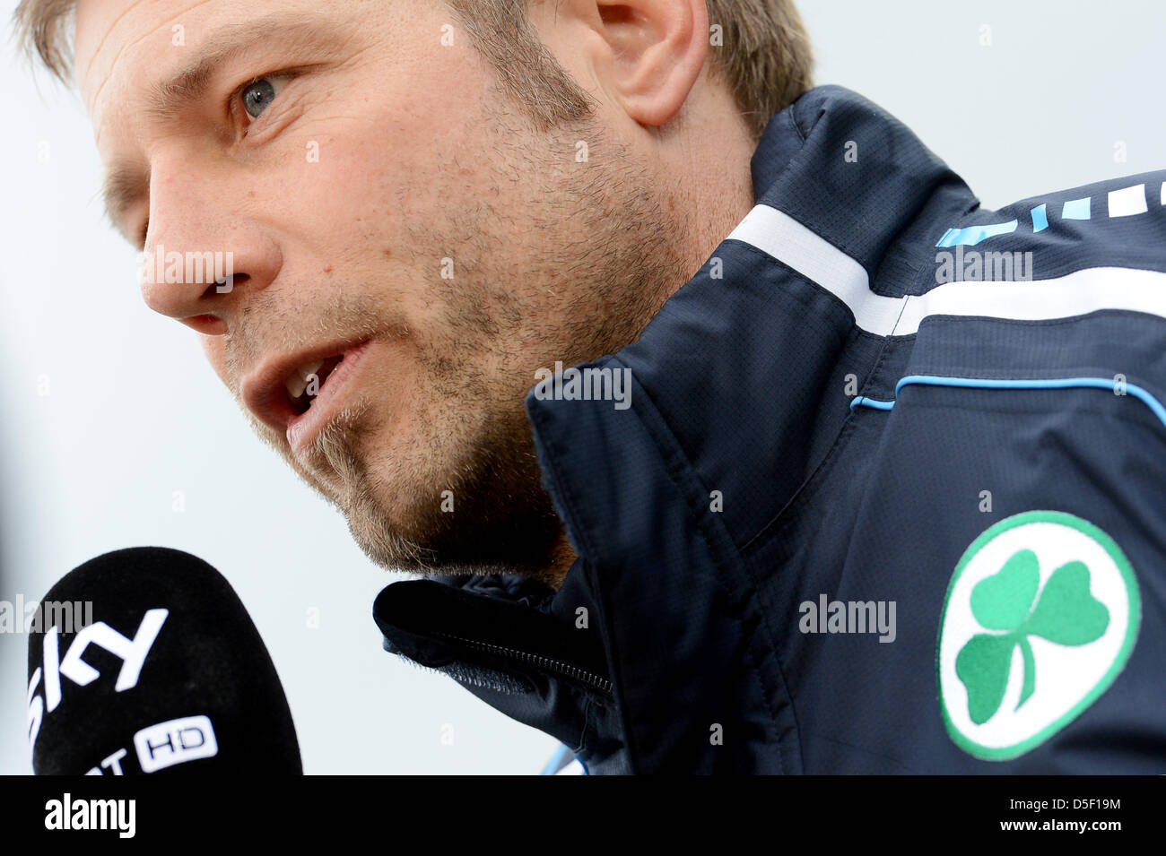 Fuerth's coach Frank Kramer stands on the pitch prior to the match ...