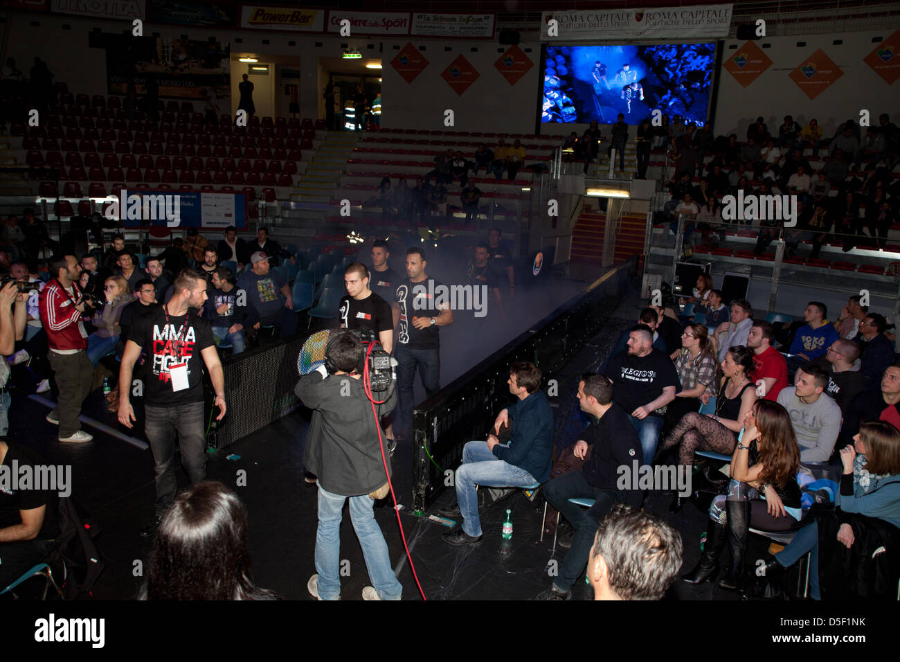 IMPERA MMA Fighting Championship 2013 Rome, the match between Luca ...