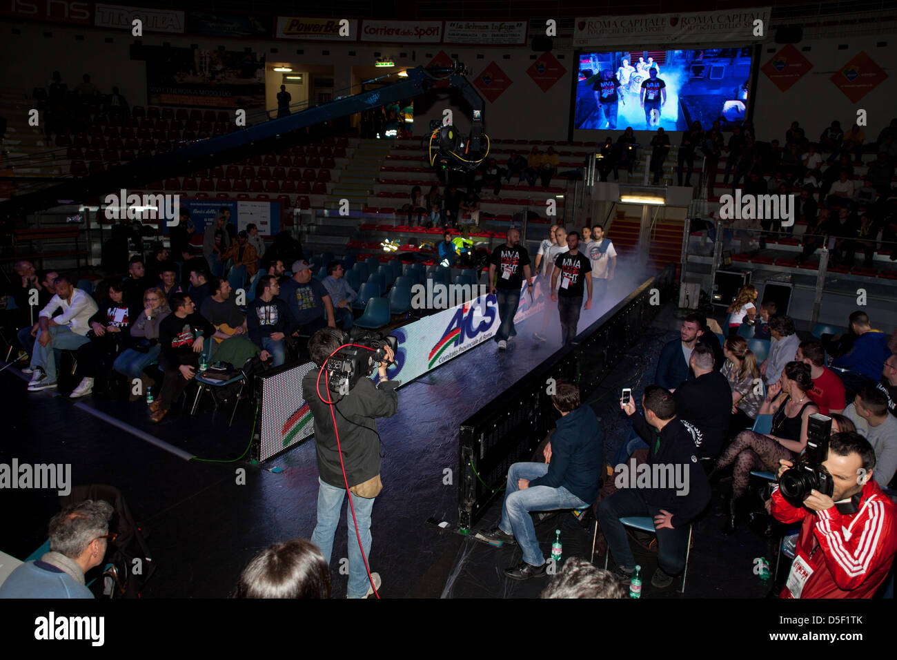 IMPERA MMA Fighting Championship 2013 Rome, the match between Luca ...