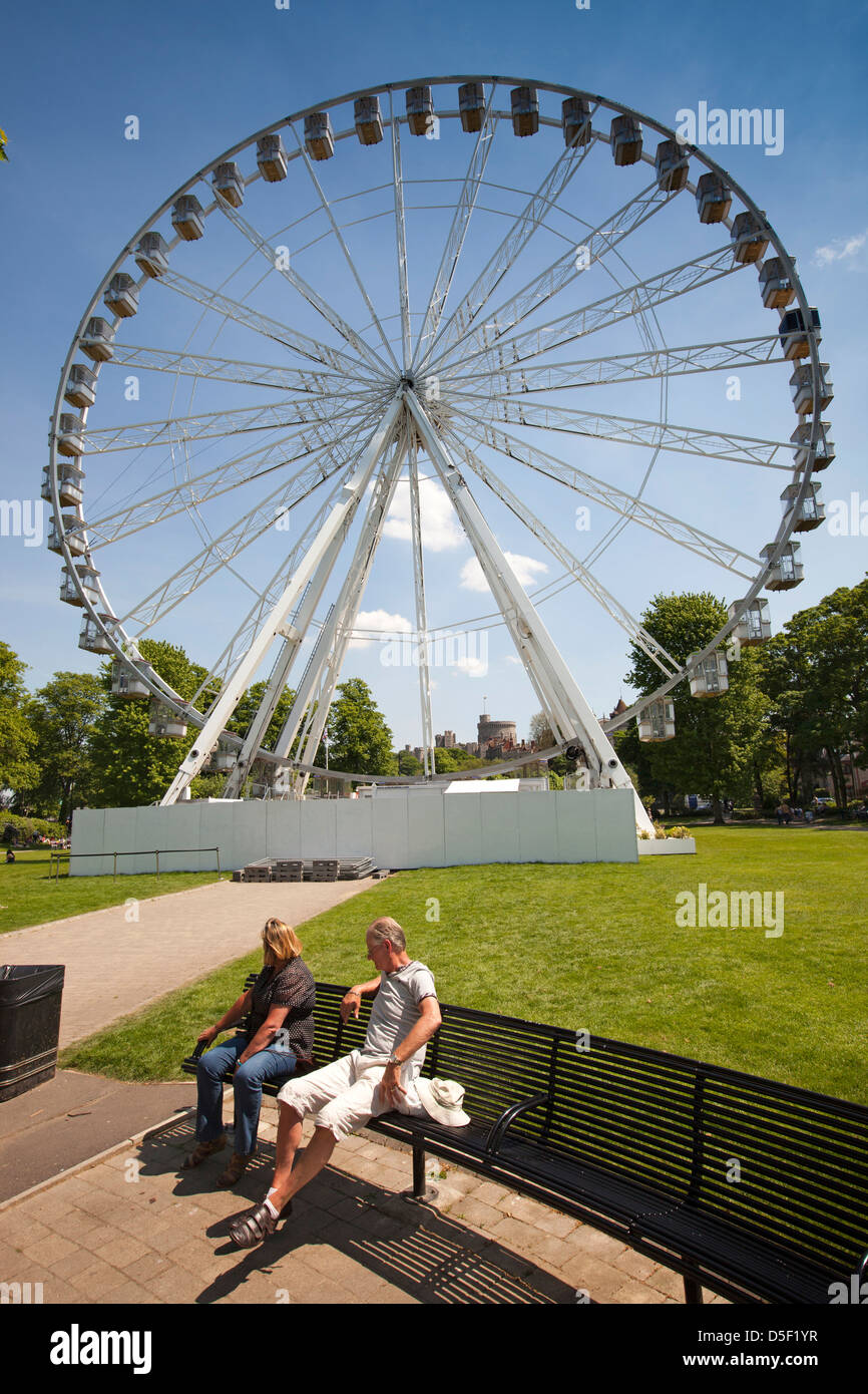 England, Berkshire, Windsor, Royal Windsor Wheel in Alexandra Gardens ...