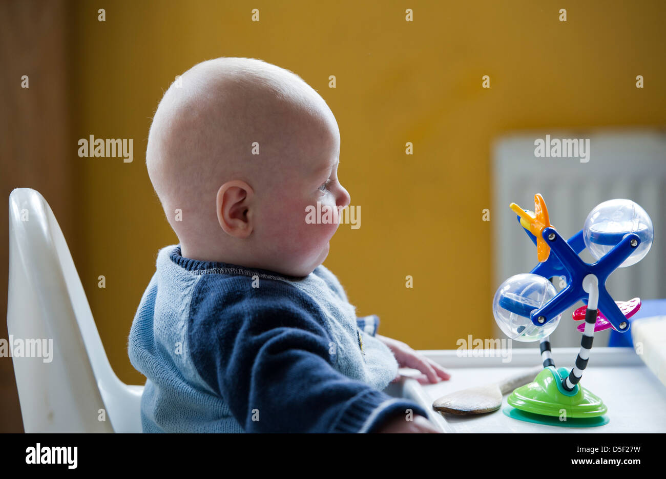 Side profile hi-res stock photography and images - Alamy