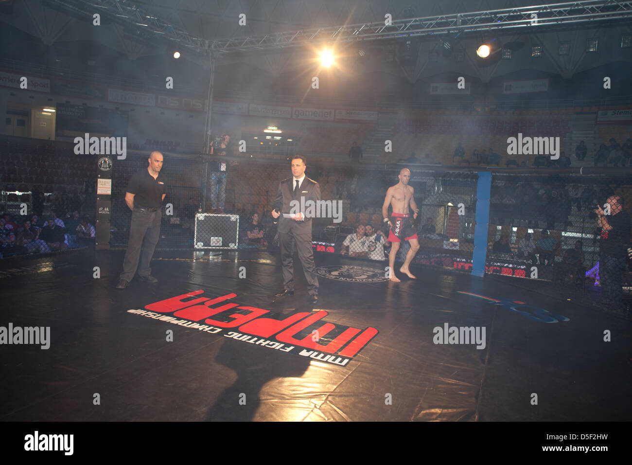 IMPERA MMA Fighting Championship 2013 Rome, the match between Luca ...