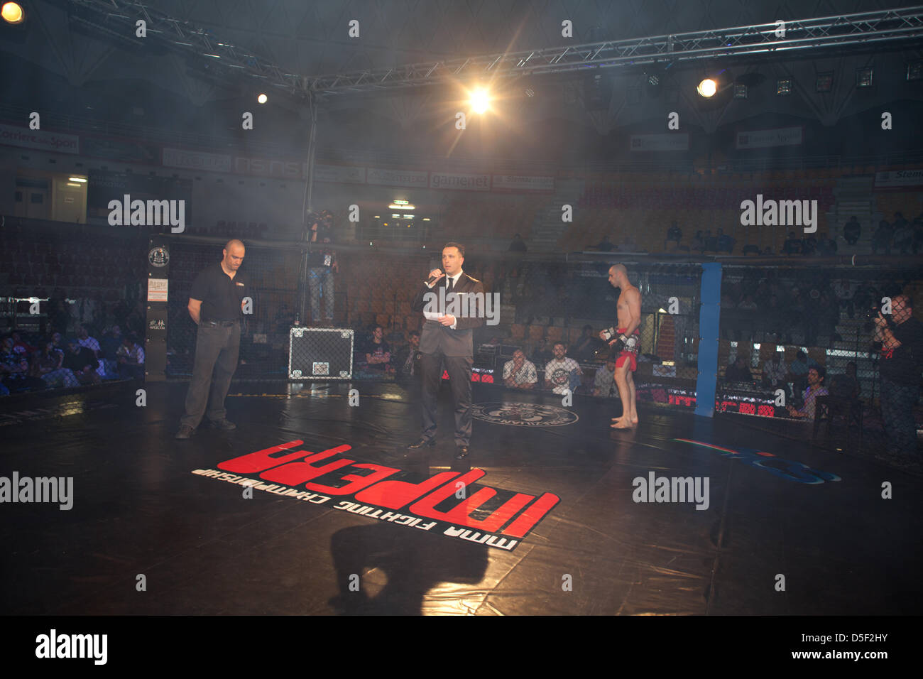 IMPERA MMA Fighting Championship 2013 Rome, the match between Luca ...