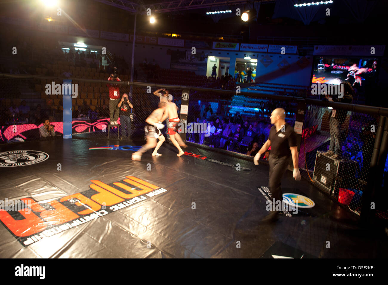 IMPERA MMA Fighting Championship 2013 Rome, the match between Luca ...