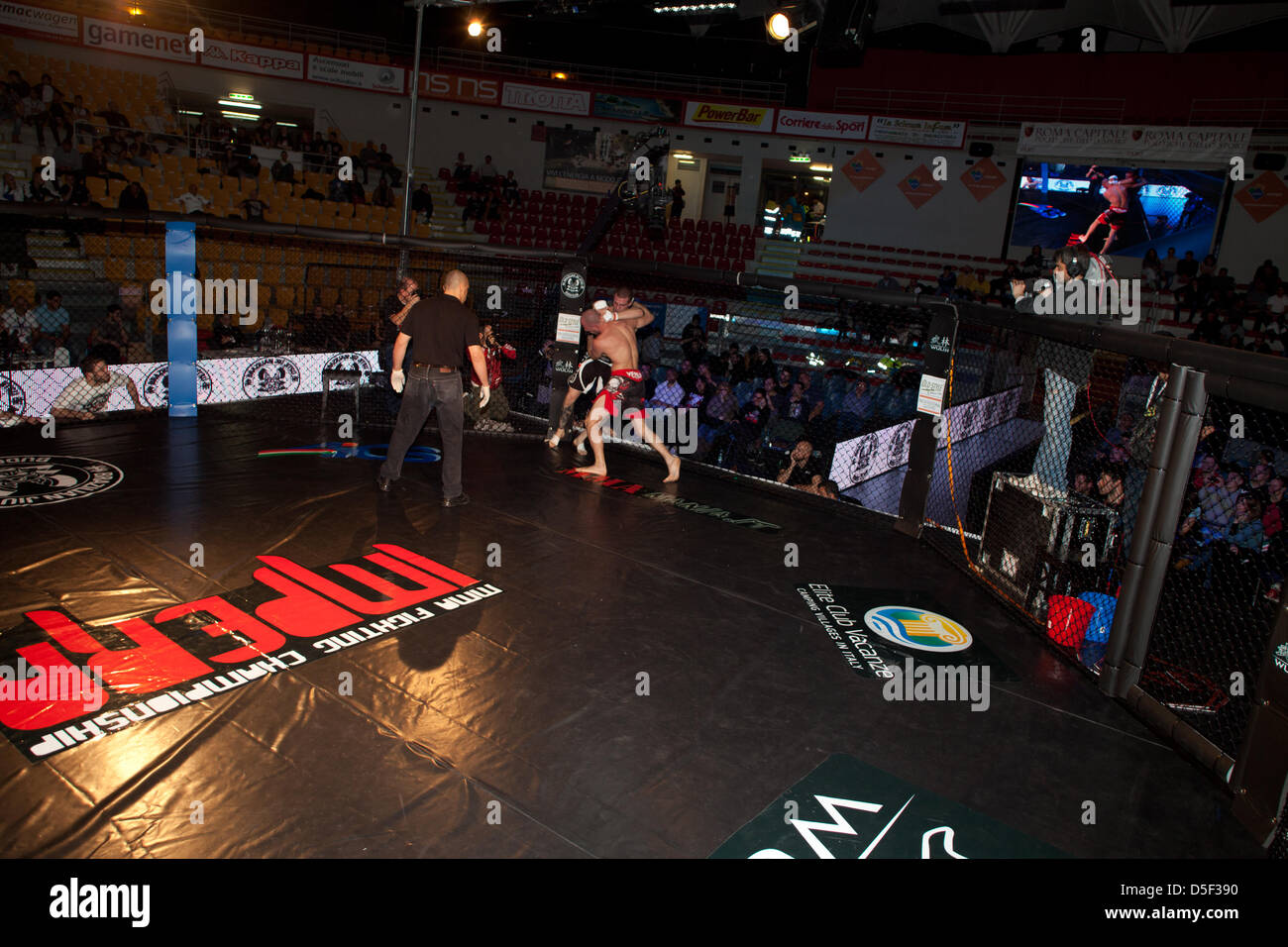 IMPERA MMA Fighting Championship 2013 Rome, the match between Luca ...