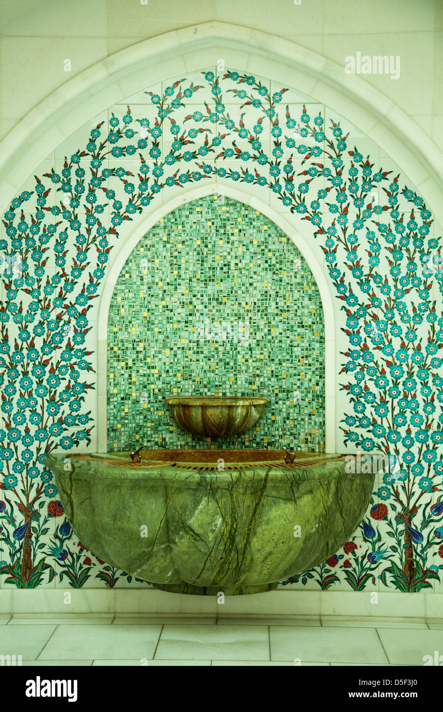 Abu Dhabi place for washing the feet in Mosque Stock Photo - Alamy