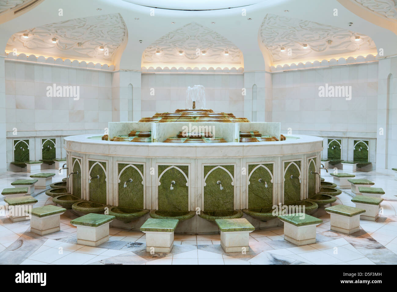 Abu Dhabi place for washing the feet in Mosque Stock Photo - Alamy