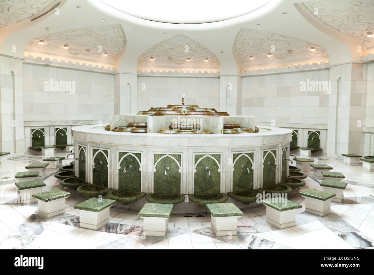 Abu Dhabi place for washing the feet in Mosque Stock Photo - Alamy