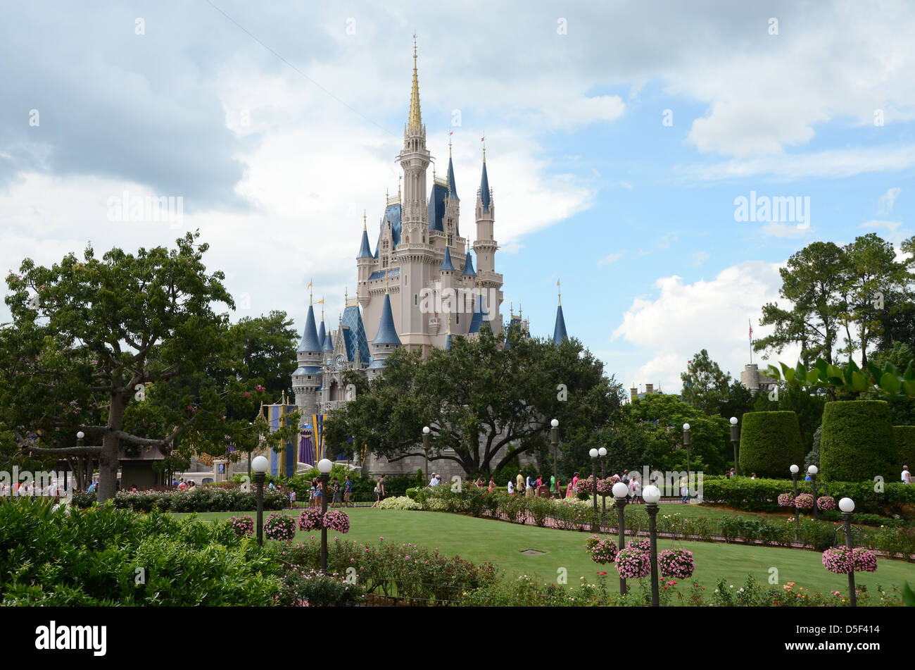 Disney florida castle hi-res stock photography and images - Alamy