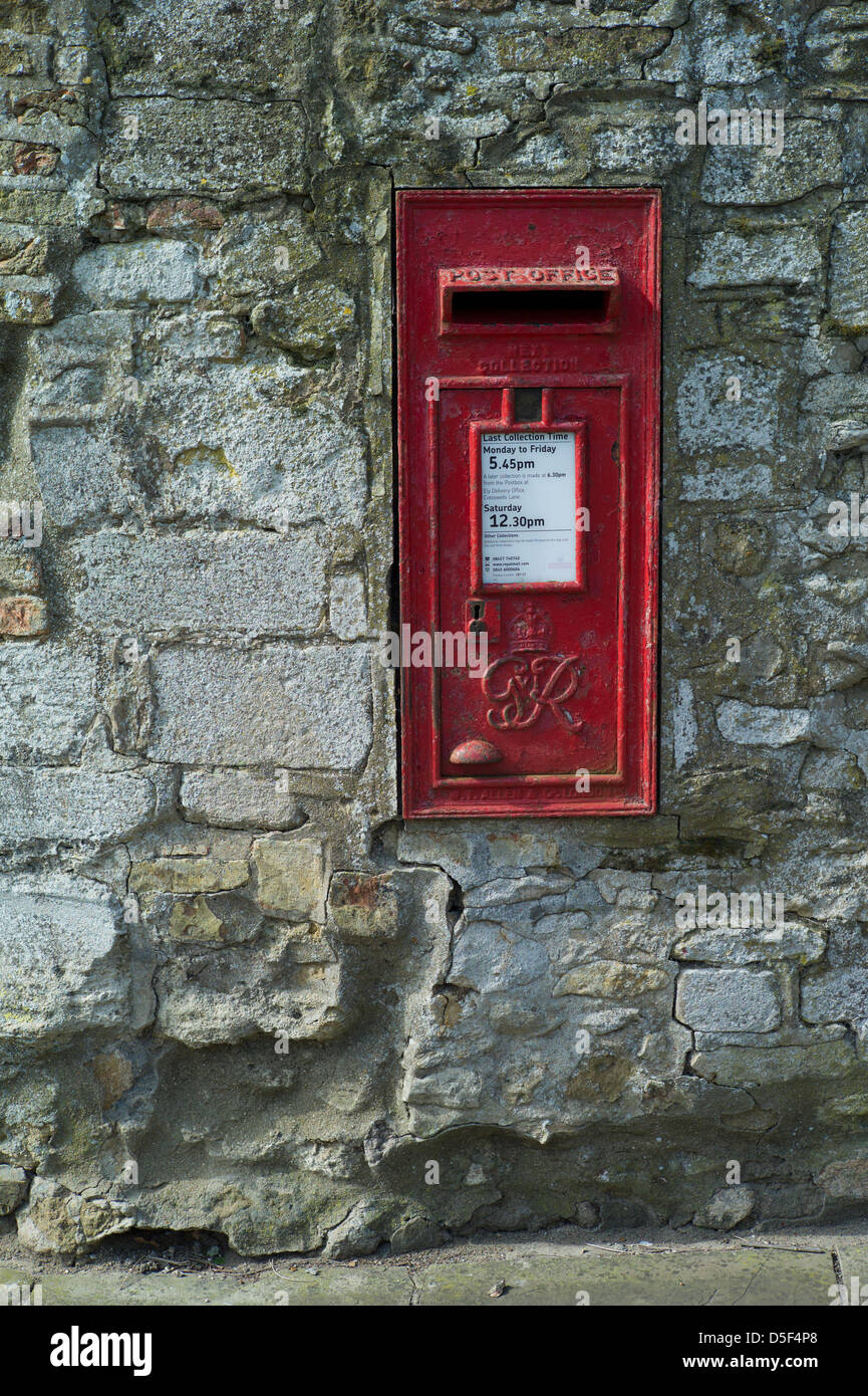 Ely post box hi-res stock photography and images - Alamy