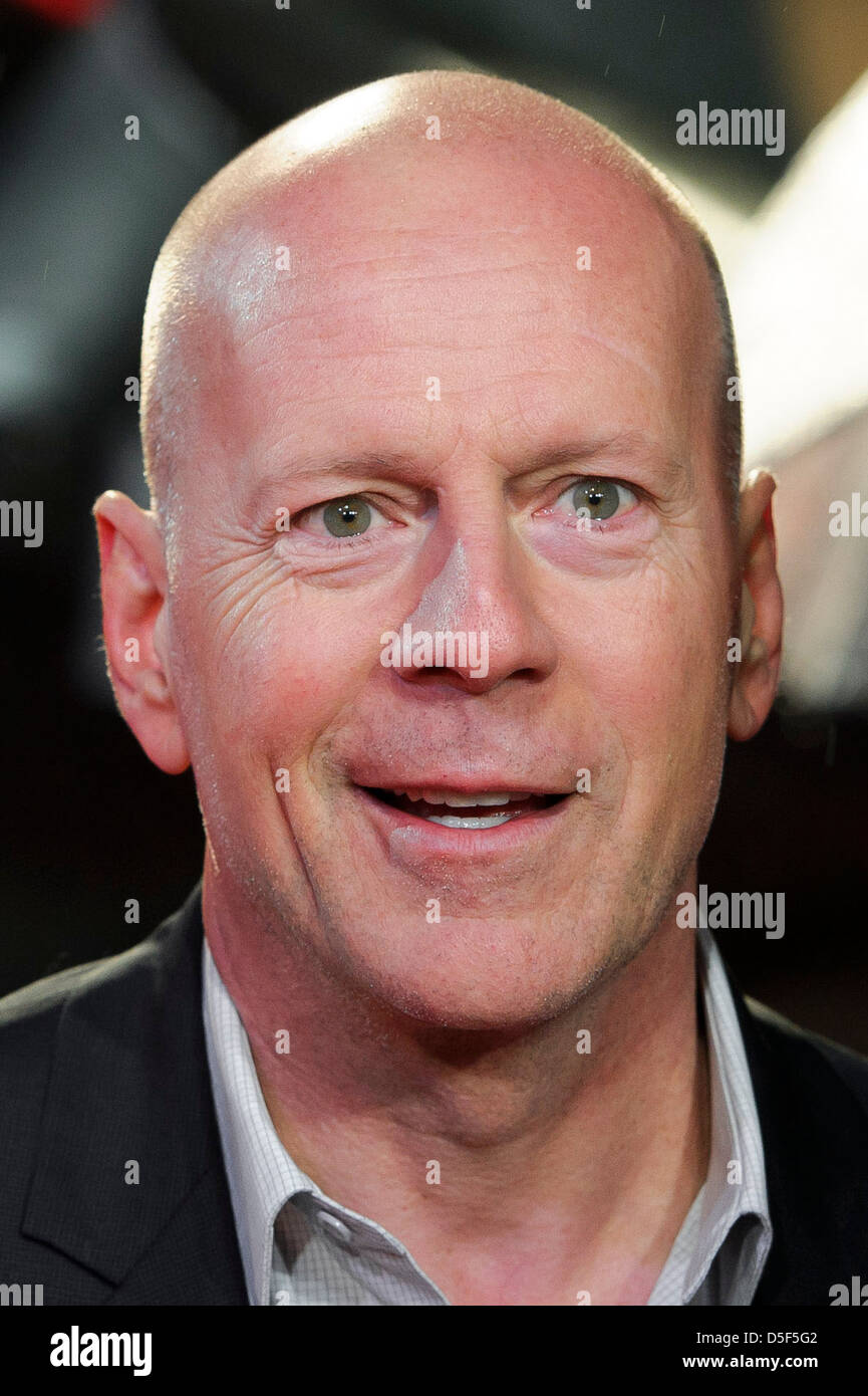 Bruce willis die hard hi-res stock photography and images - Alamy
