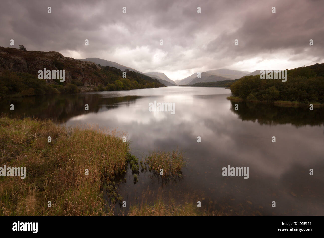 The view up Lake Padarn towards Snowdon Stock Photo - Alamy