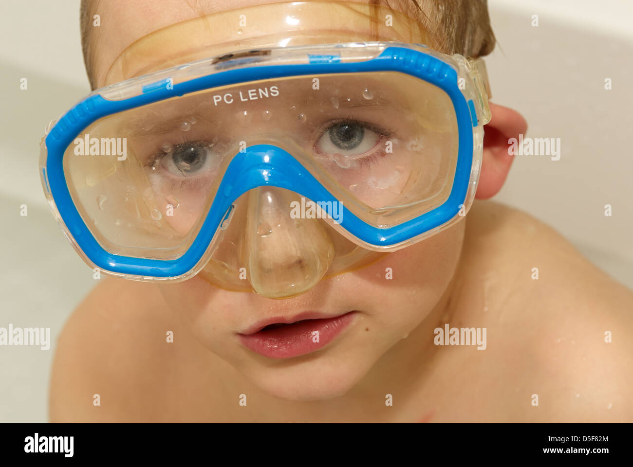Water babies kid hi-res stock photography and images - Alamy