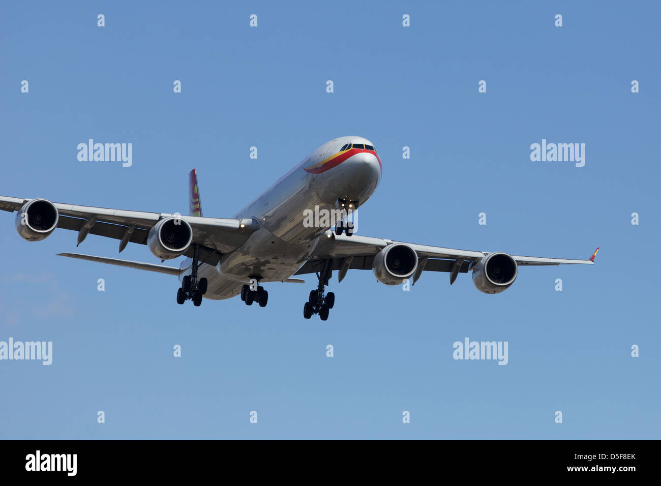 Plane Landing at Pearson Airport, Toronto, Canada Stock Photo - Alamy