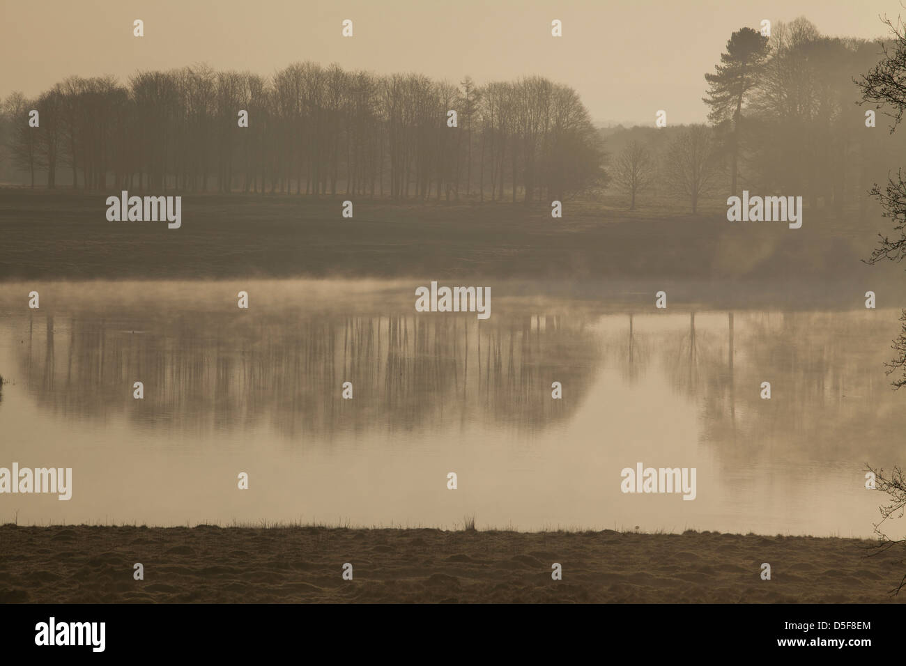 Mist over water hi-res stock photography and images - Alamy