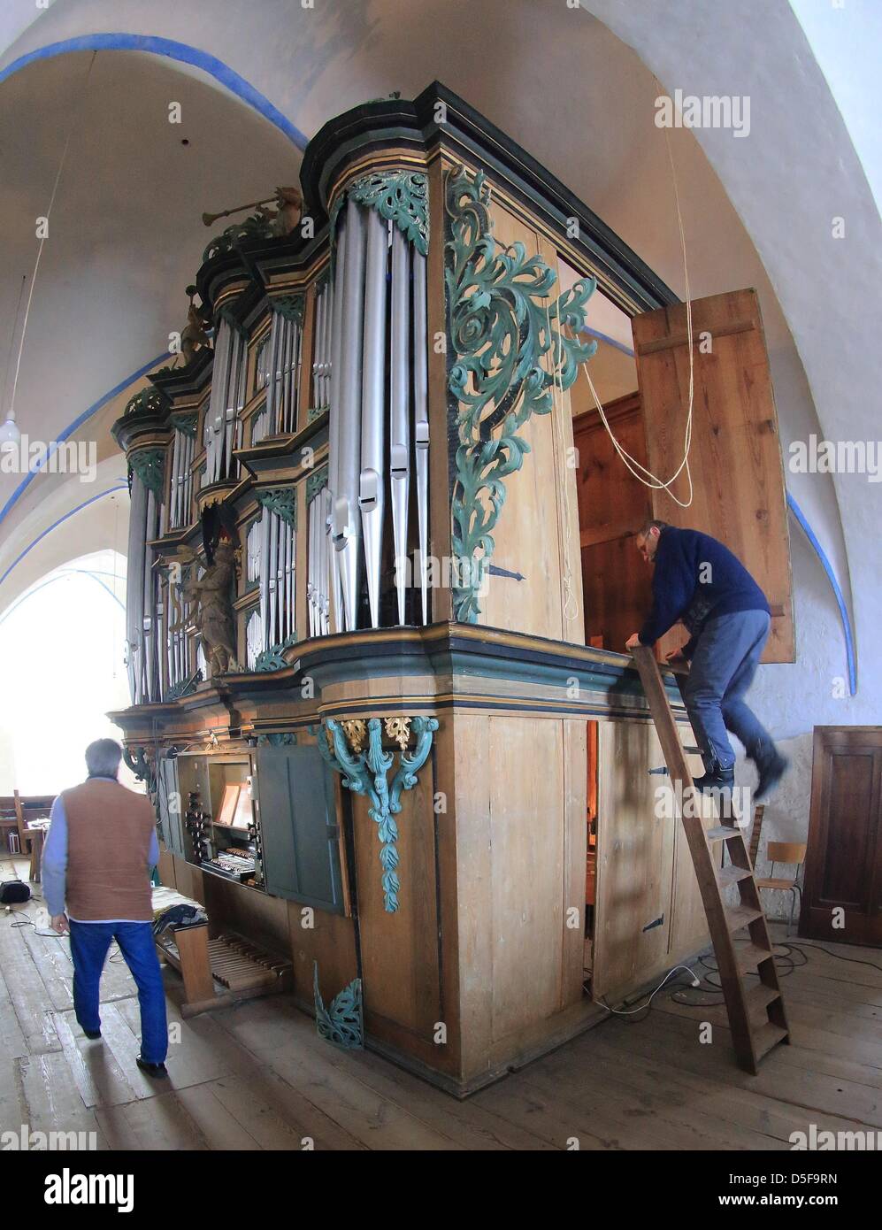 Organ builders hi-res stock photography and images - Alamy