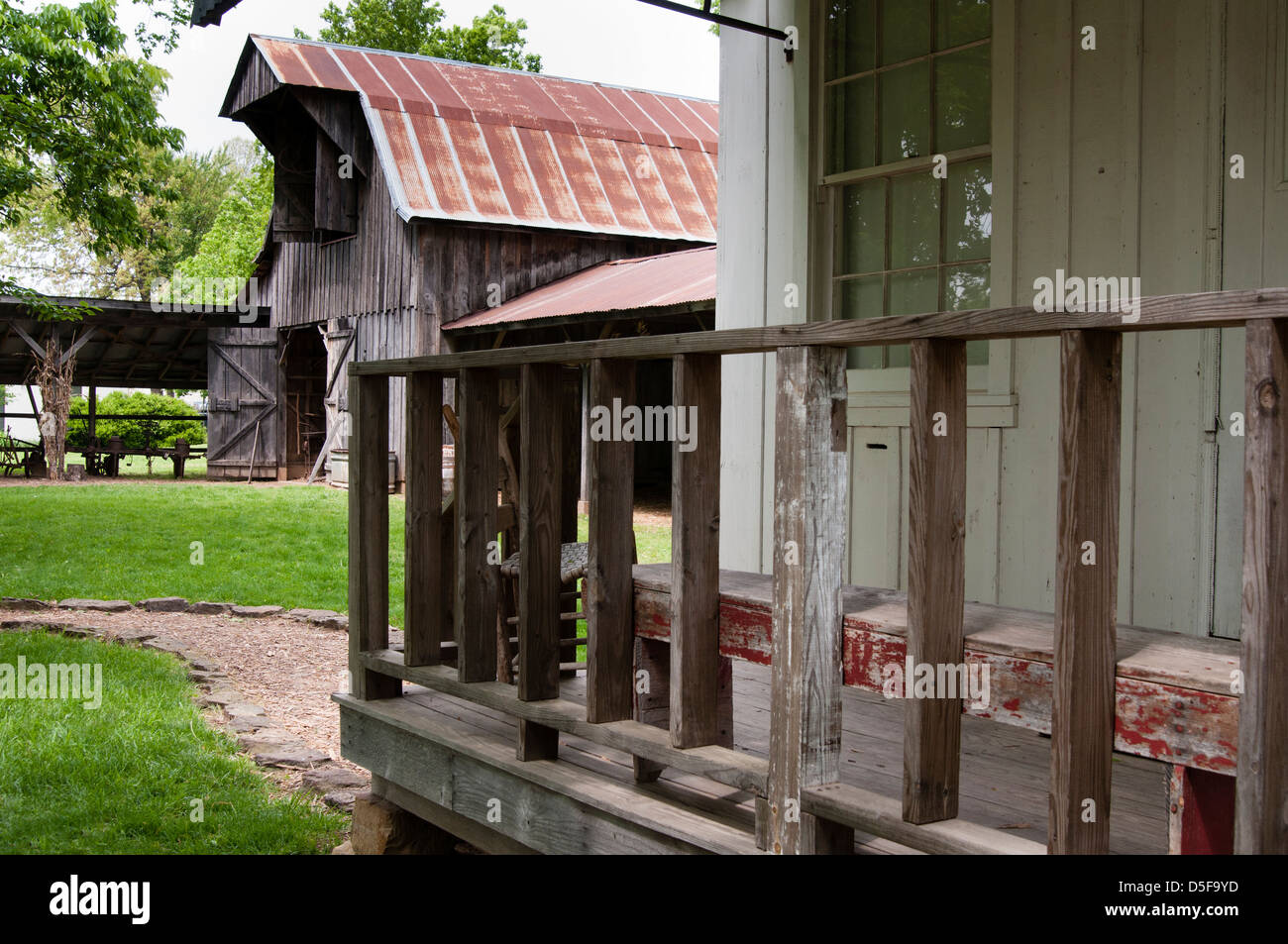 View from Steele General Store (1870s) to Cooper Barn (1930s), Shiloh ...