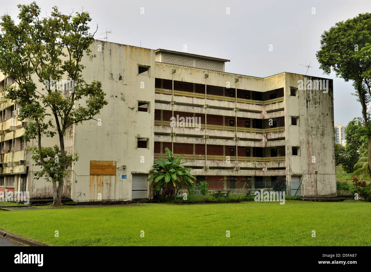 Three Story Building High Resolution Stock Photography and Images - Alamy