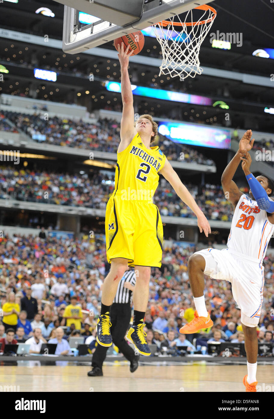 Between the michigan wolverines and the florida gators gators hi-res ...