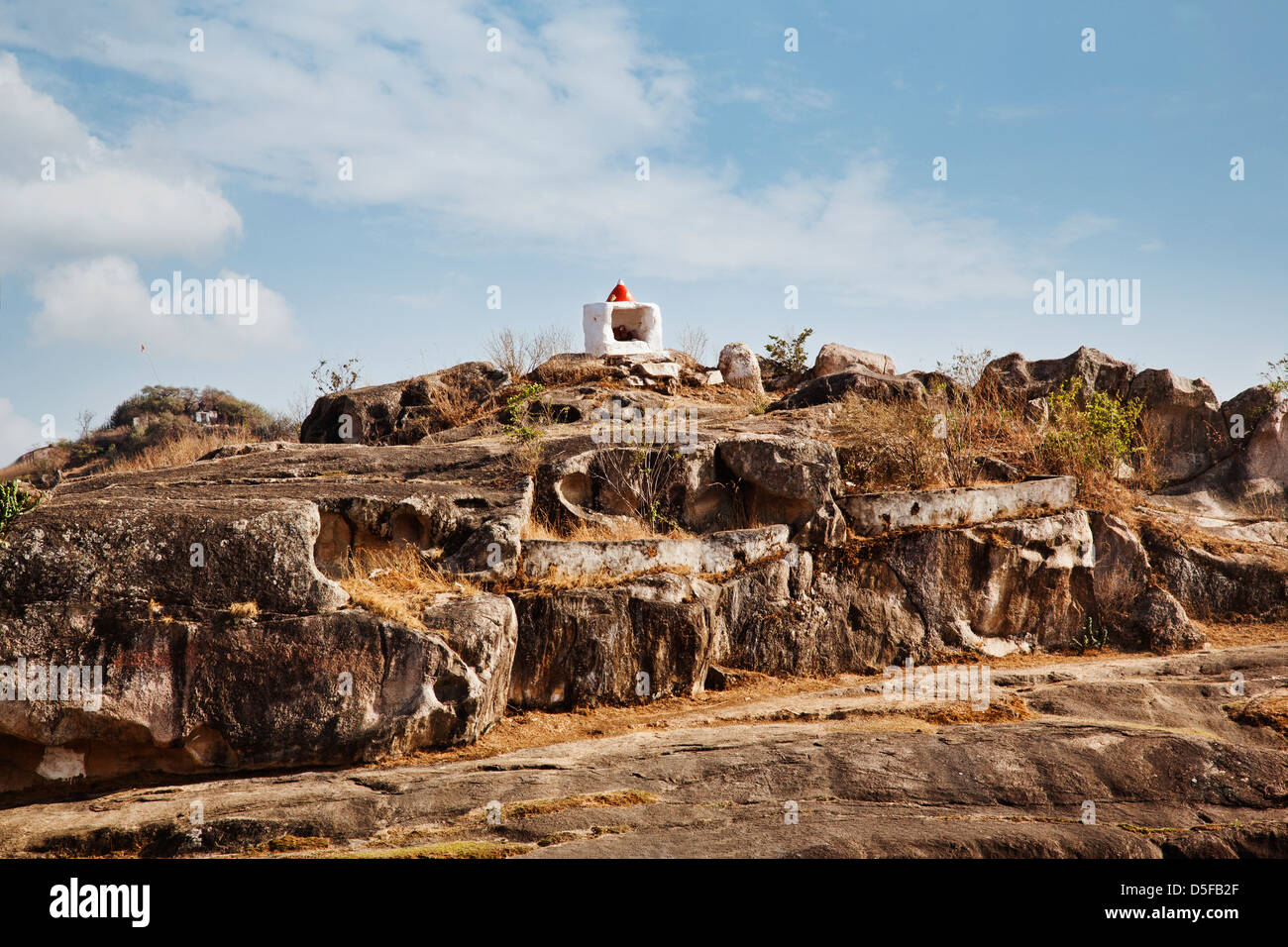 Hindu temple at Guru Shikhar, Arbuda Mountains, Mount Abu, Sirohi ...