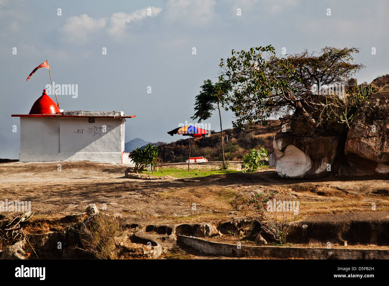 Hindu temple at Guru Shikhar, Arbuda Mountains, Mount Abu, Sirohi ...