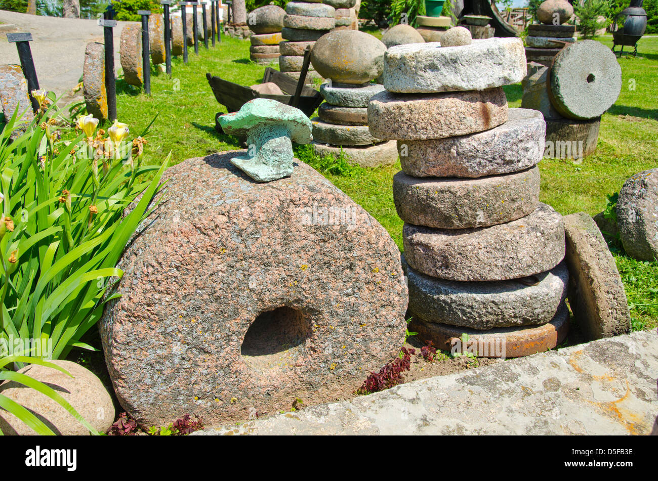 Old round rock historical hi-res stock photography and images - Alamy