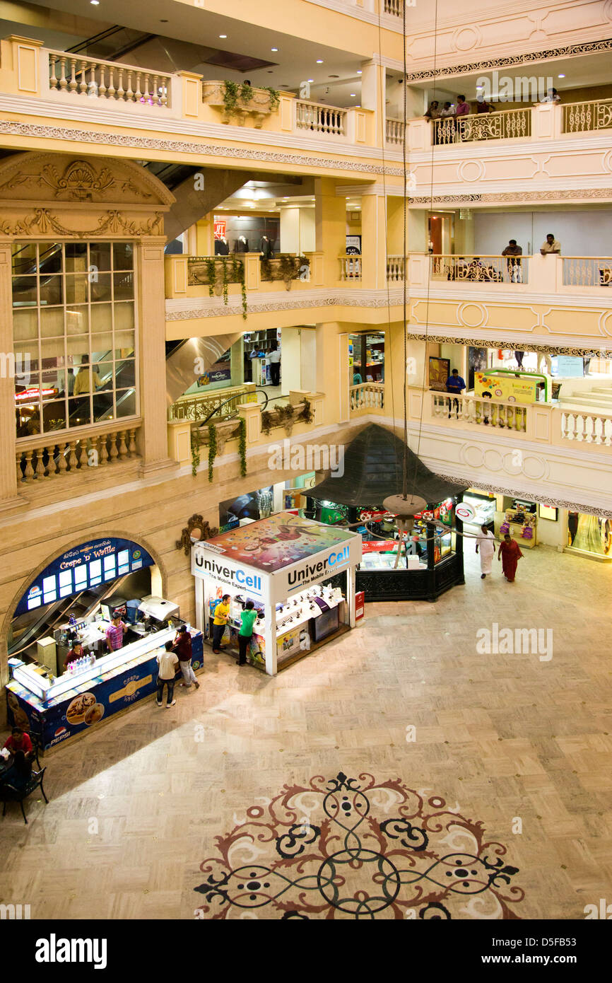 People shopping in a shopping mall, Chennai Citi Centre, Mylapore ...