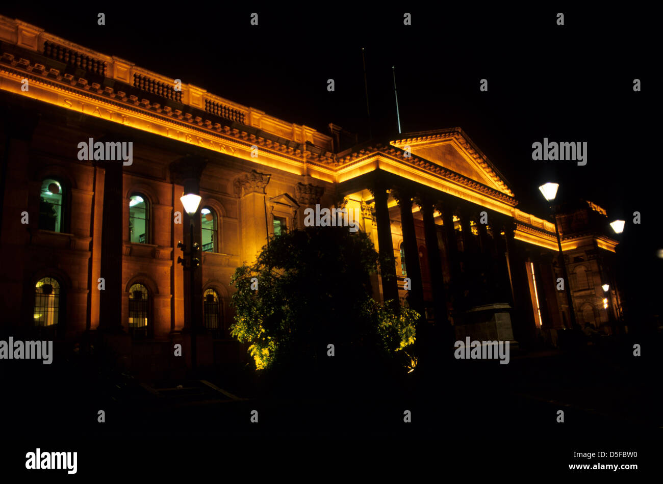 Australia, Victoria, Melbourne, the state library at night Stock Photo ...