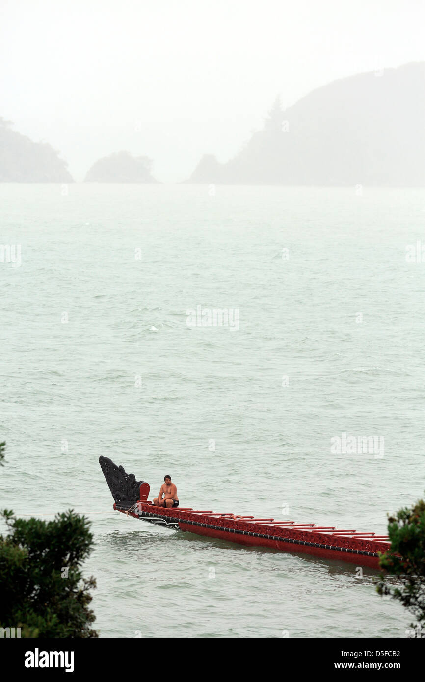 Maori waka ceremonial war canoe hi-res stock photography and images - Alamy