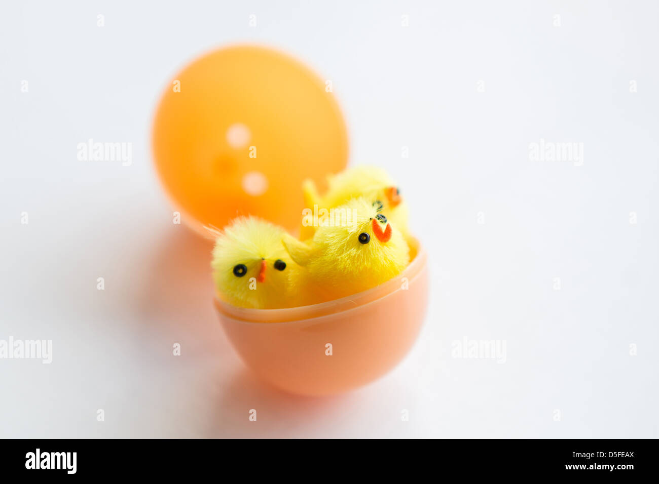 Plastic egg hi-res stock photography and images - Alamy