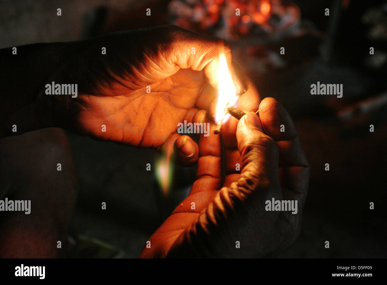 Fire clay pipe hi-res stock photography and images - Alamy